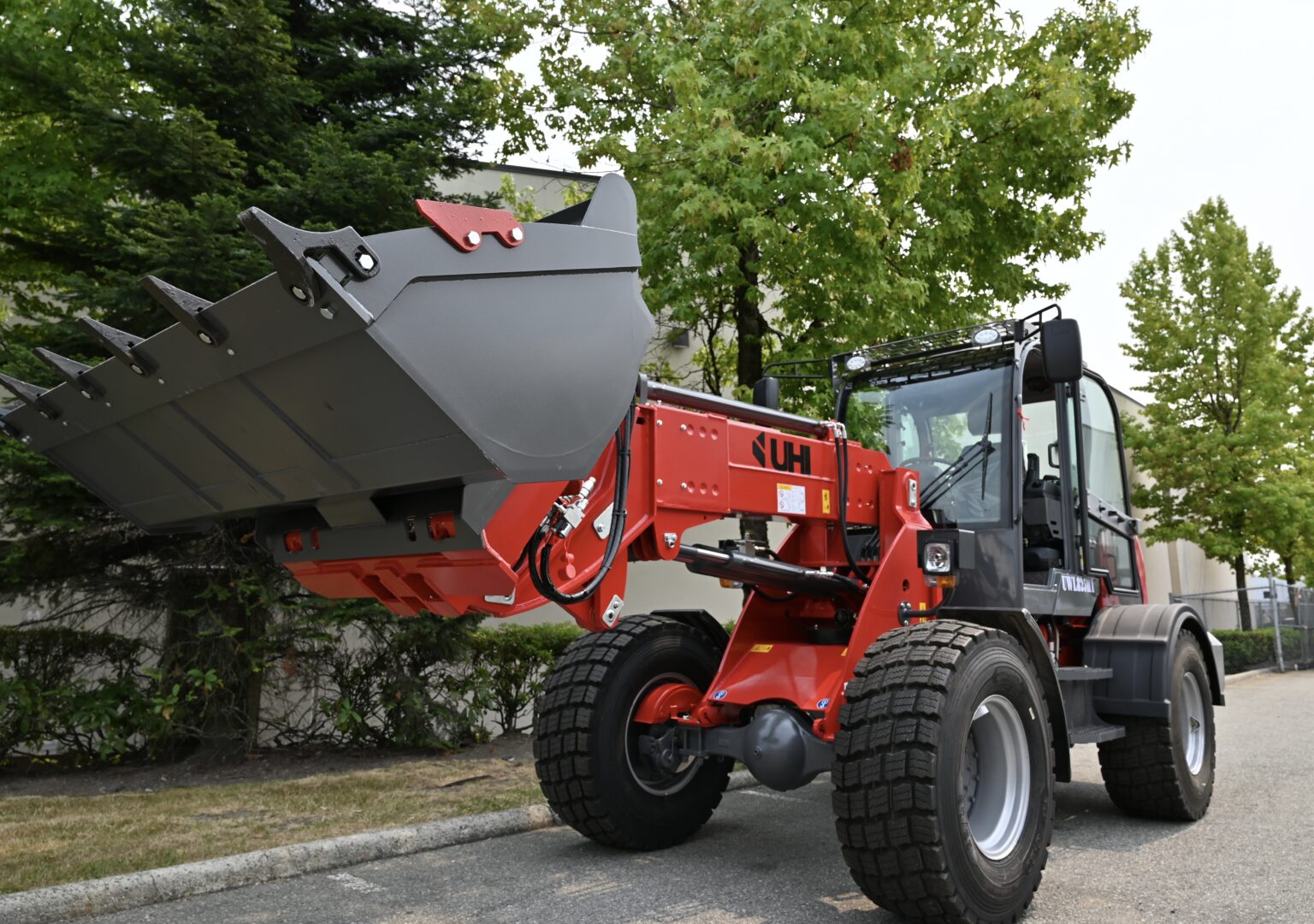 UHI Machinery UWL825HT Telescopic Handler Wheel Loader 5,511lbs. Lift ...